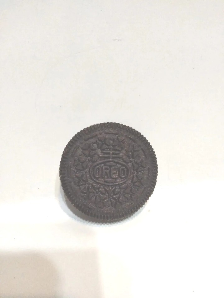 25th Anniversary Pokemon Limited Edition MEW Oreo Cookie (Rare) | eBay