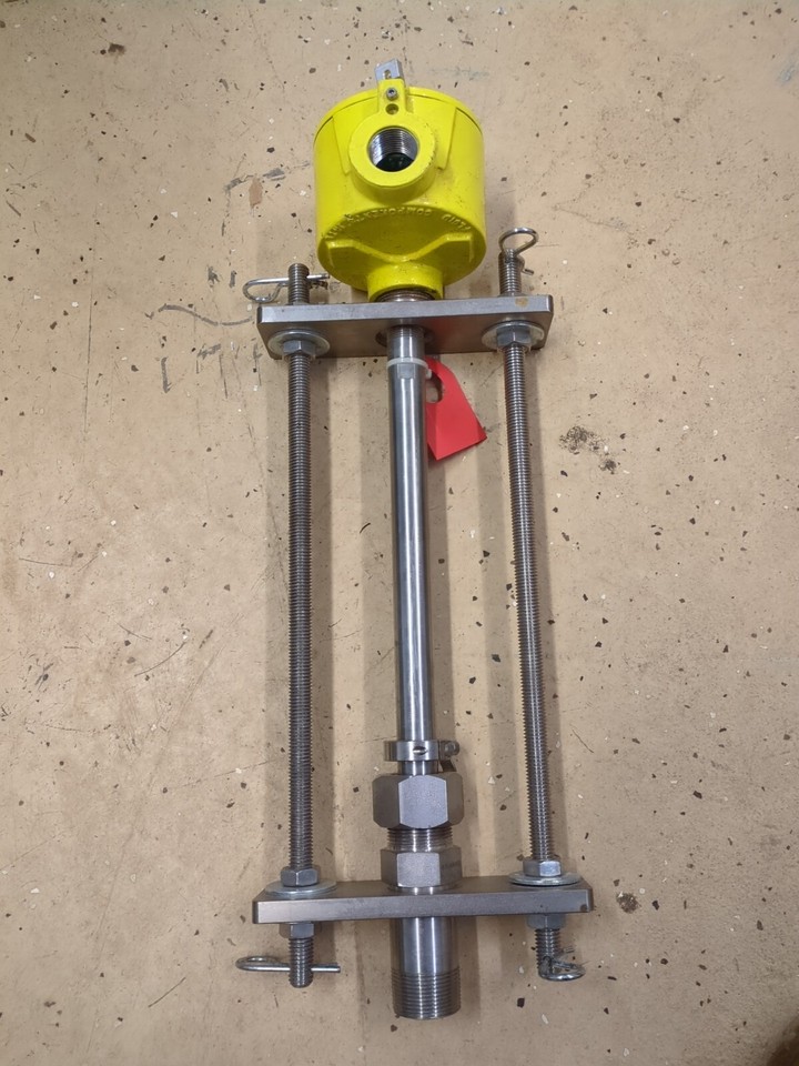 FCI Fluid Components Flow Switch FLT93S-0B1A704C4B03000 | eBay