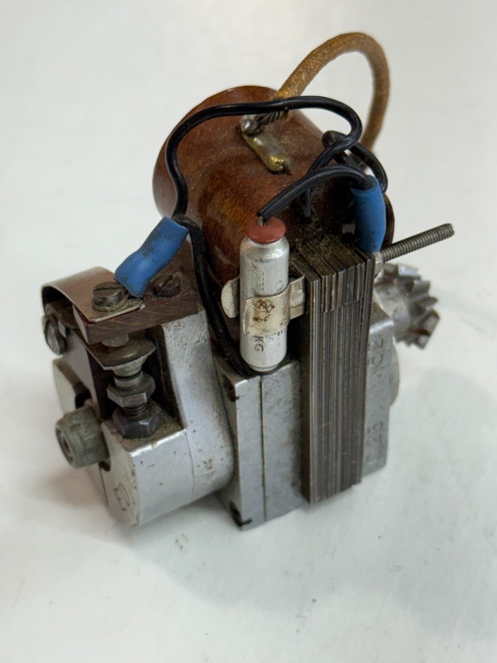 VINTAGE MAGNITO TETHER CAR IGNITION MODEL AIRPLANE ENGINE | eBay