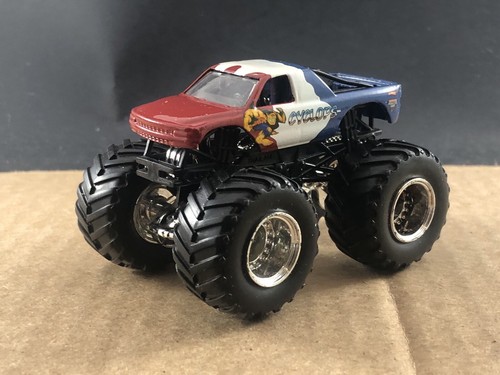Hot Wheels Monster Jam Cyclops Monster Truck 1:64, COMBINED SHIP $1 PER ...