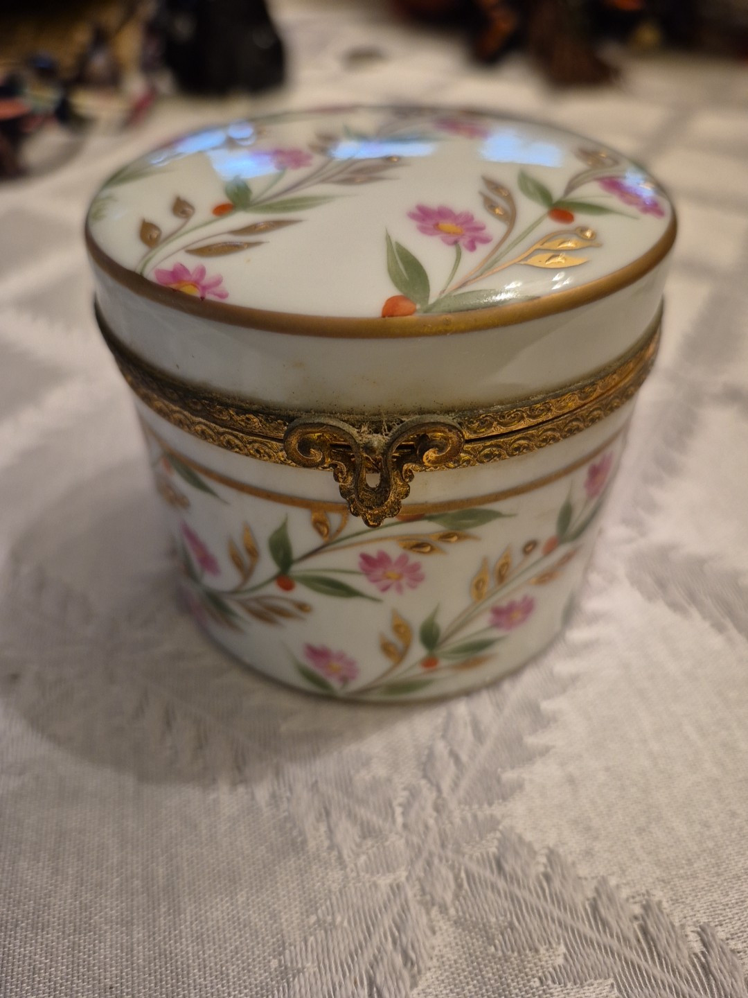 LIMOGES FRANCE PORCELAIN DRESSER POWDER HINGED VANITY TRINKET BOX ...