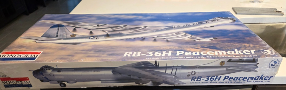 Monogram RB-36H Peacemaker Model Plane Kit No 85-5712 1/72 NIB | eBay