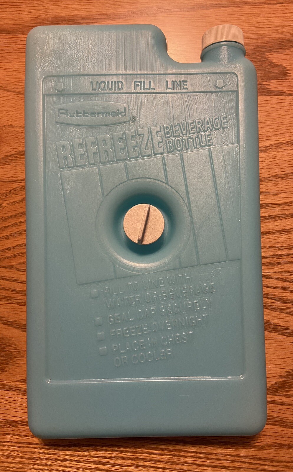 Rubbermaid Gott Refreeze Bottle Beverage 8281 Cooler Ice Chest for sale ...