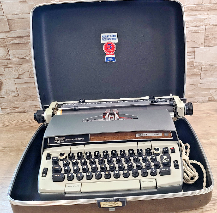 Vtg Smith Corona Electra 220 Electric Typewriter w/Orig Case Tested ...