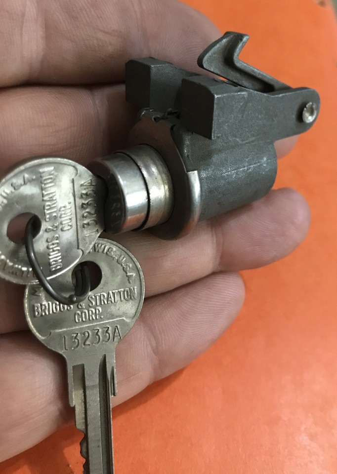 Original Nash Glove Box lock with 2 keys NOS 1941 1942 1946 1947 1948 ...