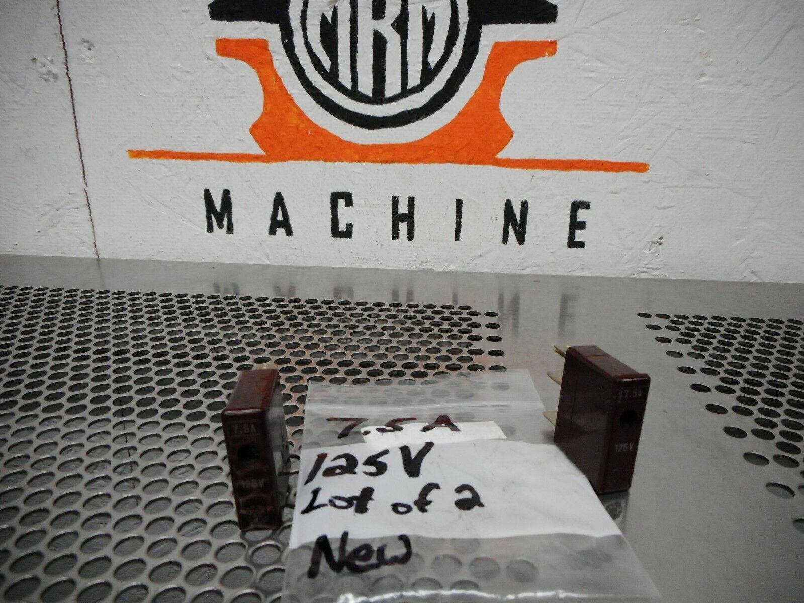 Daito PL475L Fuses 7.5A 125V New Old Stock (Lot of 2) | eBay