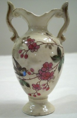 VINTAGE PORCELAIN MINATURE TWO HANDLED VASE HAND PAINTED BIRD AND ...