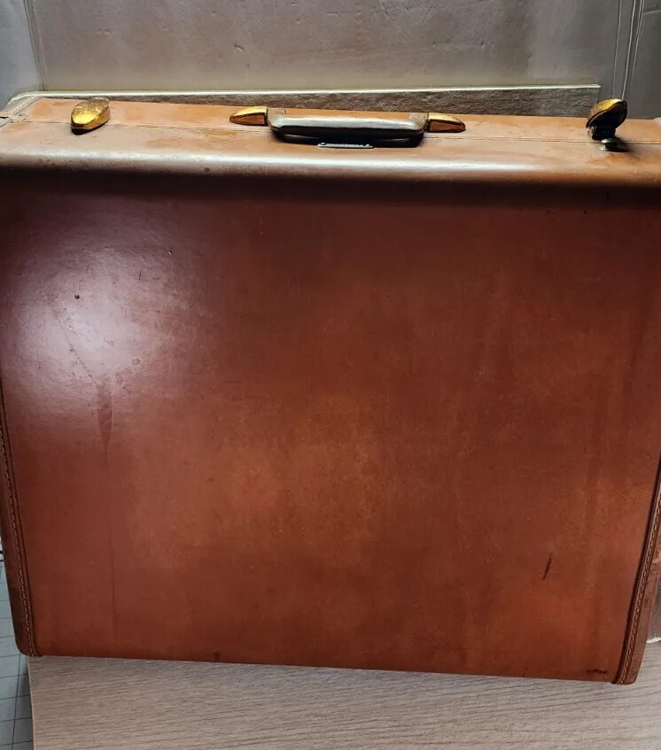 Large 1950s Samsonite Suitcase Style 4651 Hard Shell Luggage Green ...