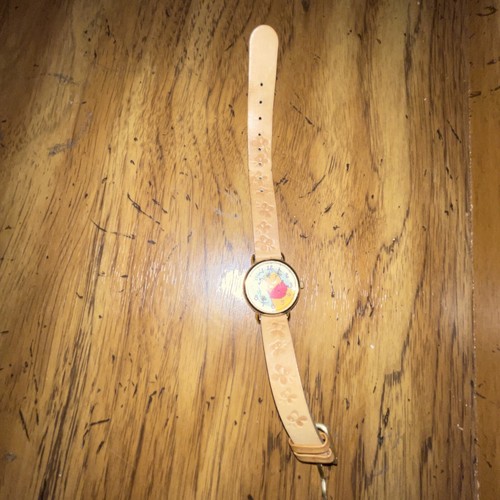 Disney Winnie the Pooh TIMEX Watch Second Hand Has Moving Bees WR ...