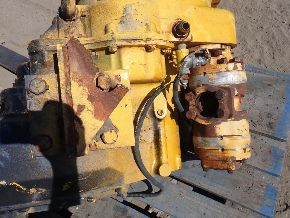 Clark Transfer Gearbox Transmission 12.6 HR 18625-1 with Hydraulic Pump ...