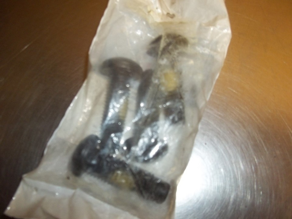 v10) IH International 4 Seat Belt Bolts 3554364C2 | eBay