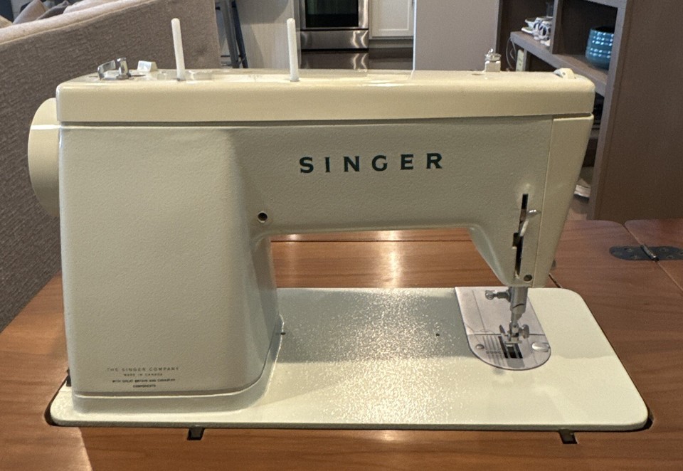 Singer Stylist 413 Zig Zag Sewing Machine In Hide Away Cabinet & Pedal ...