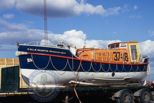 RNLI Oakley Lifeboat ON 985 -VALENTINE WYNDHAM-QUIN (37-18) - 6X4 ...