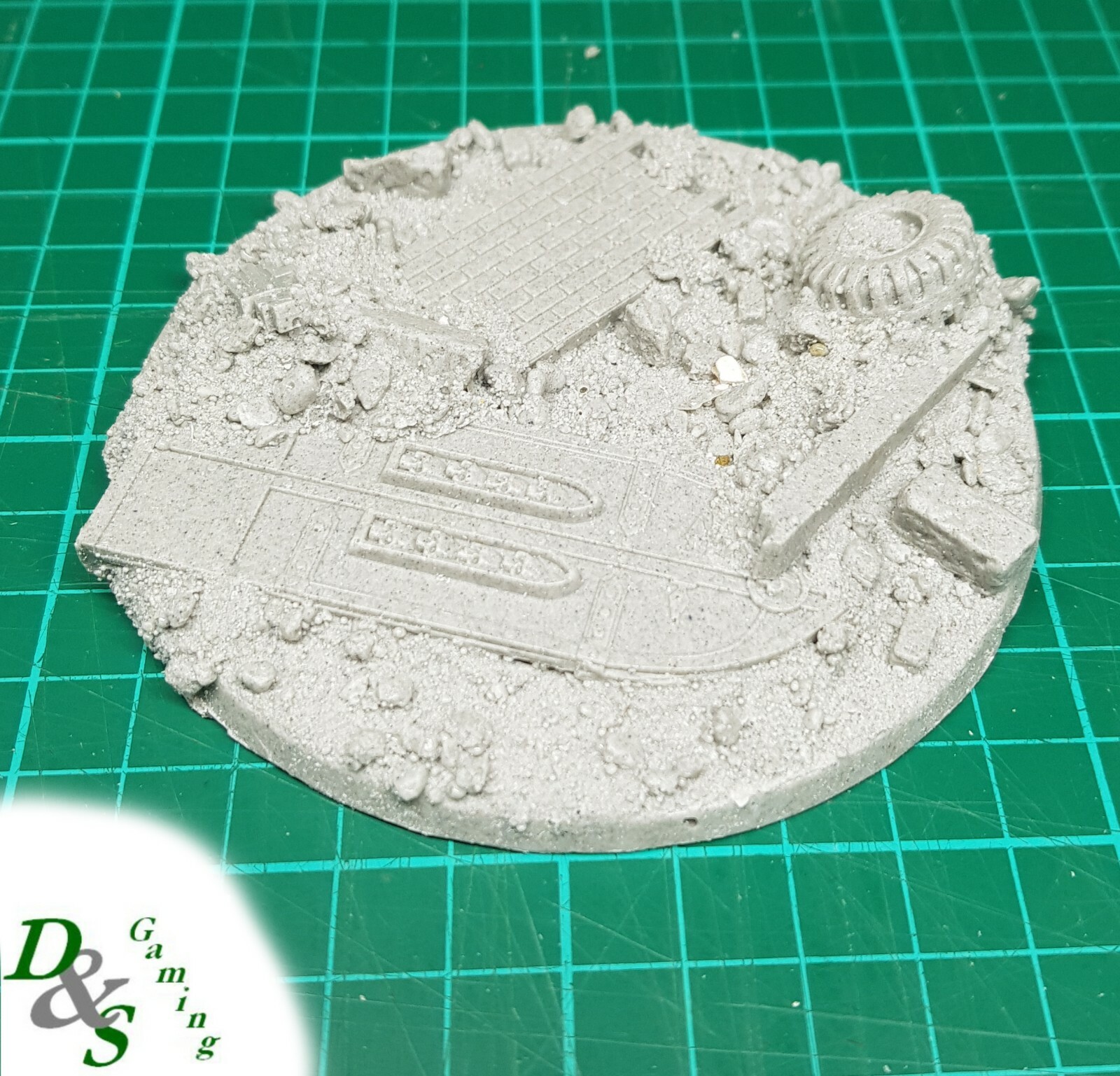 100mm Round Resin Urban/Rubble Scenic Base #1 Telemon Dreadnought WH40K ...