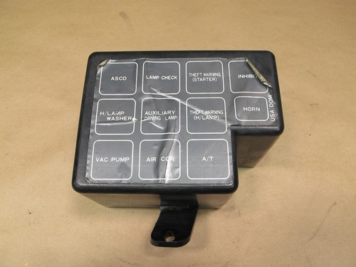 🥇84-89 NISSAN Z31 300ZX NON TURBO ENGINE BAY FUSE RELAY BOX MODULE OEM ...