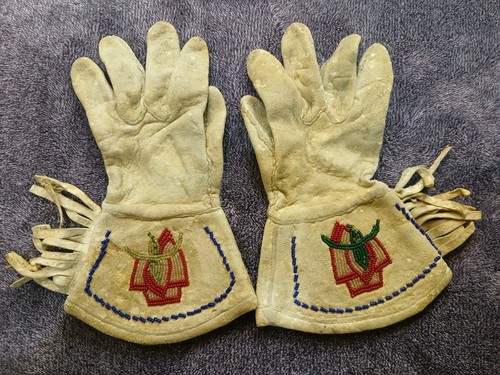 Vintage Native American Indian Leather Ladies Beaded Gauntlets Gloves w ...