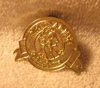 Disney Collectible Pin Keep on Tradin' Mystery Collection - Dale (Gold ...