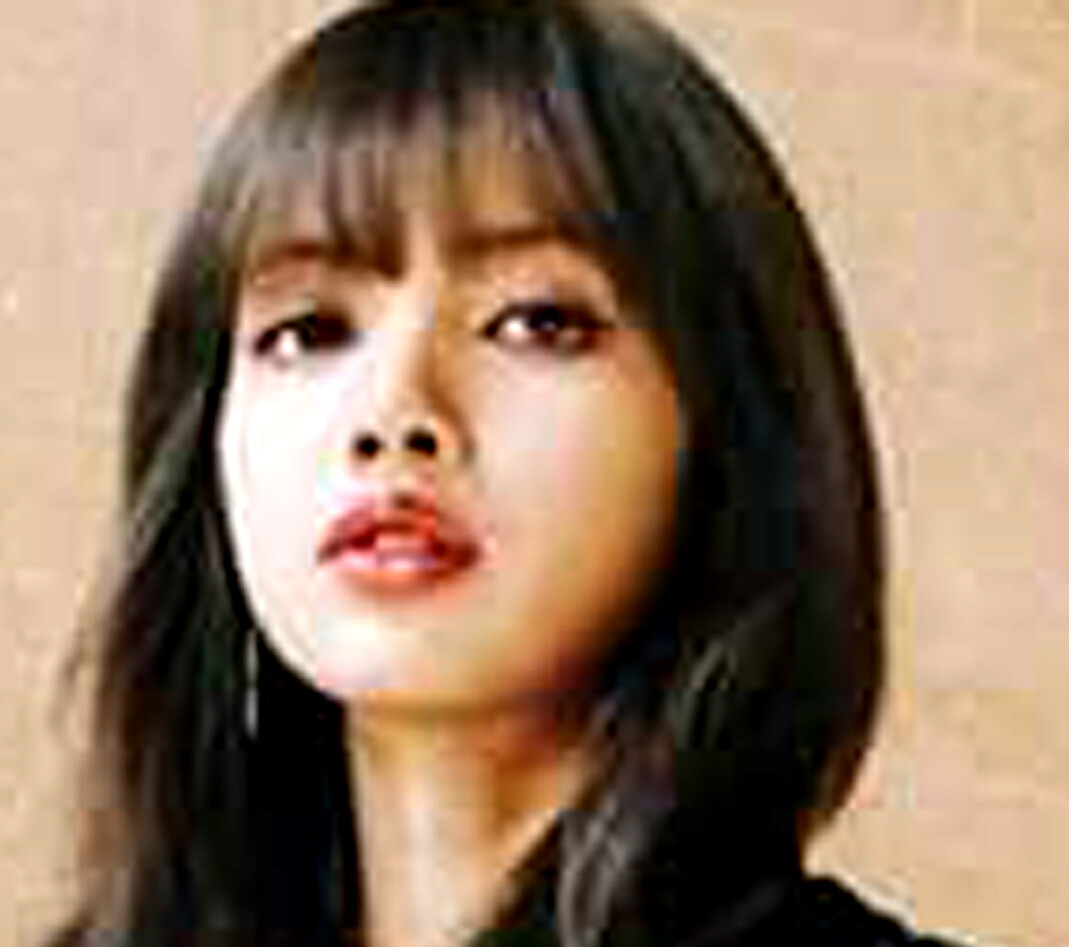 Blackpink-Lisa Manoban-Thai Rapper 66' Tall | Grelly UK
