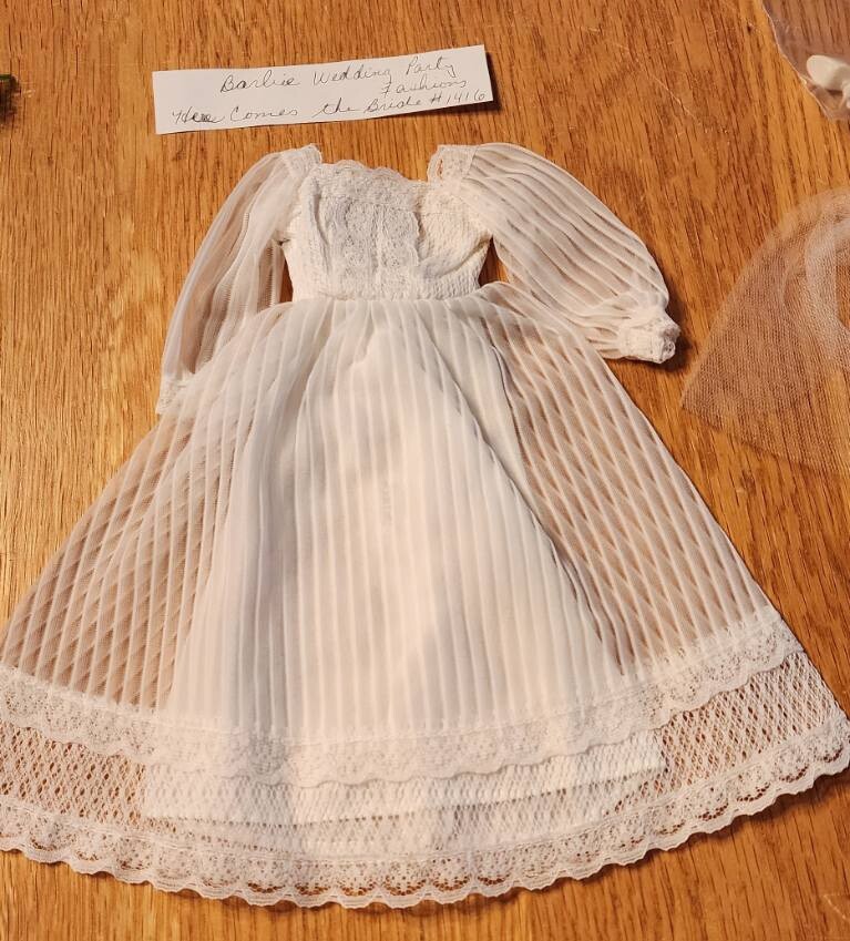 Vintage Mattel Barbie Wedding Fashions “Here Comes The Bride” #1416 EXC ...