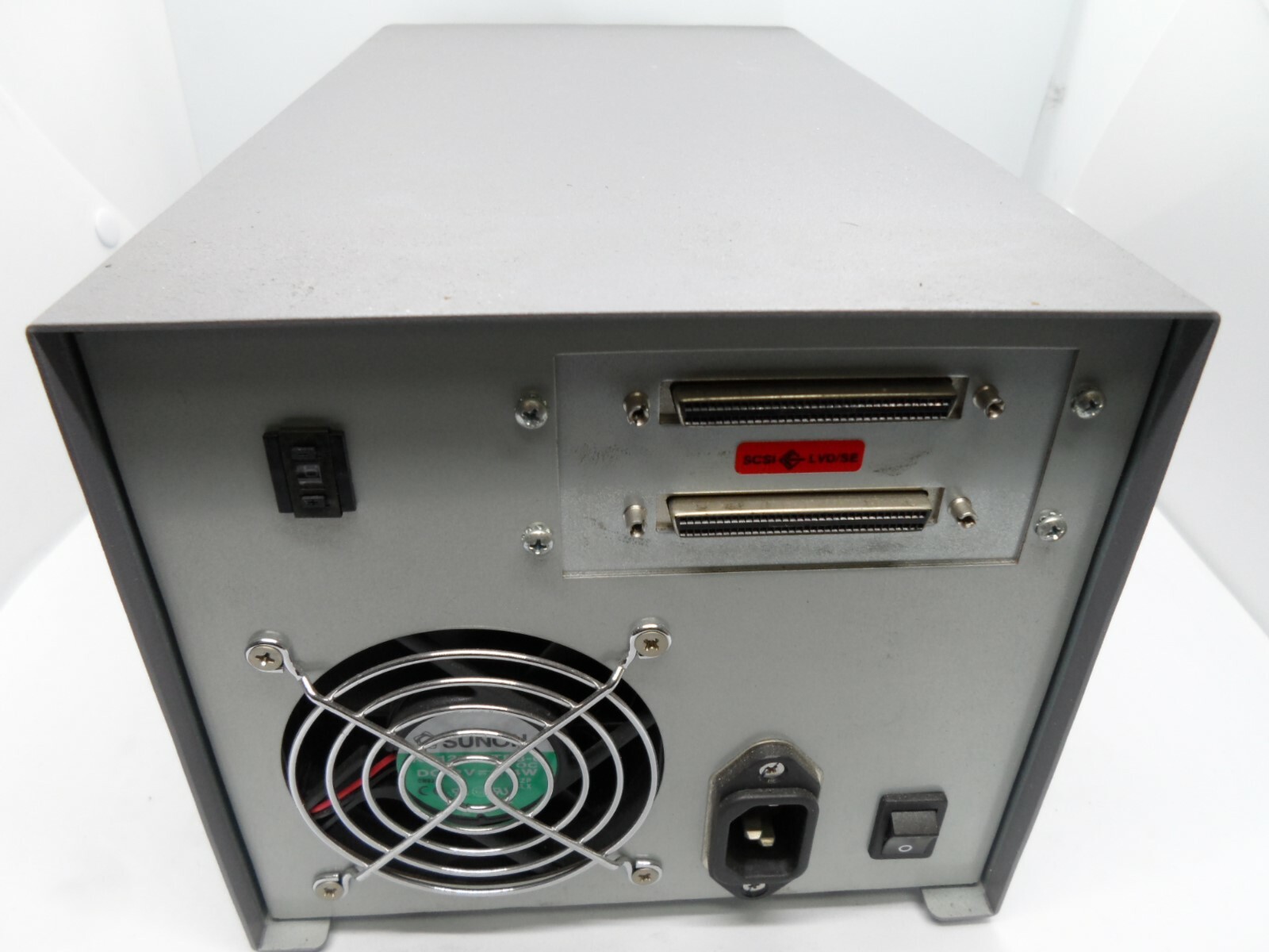 SUN SDLT320 External SCSI Drive SG-XTAPSDLT320-D 30-80008-31 380-0826 ...