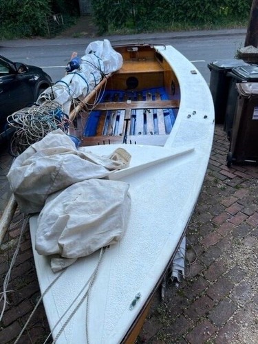 Sailing Dinghy. Perfect boat for training children. Very stable and ...