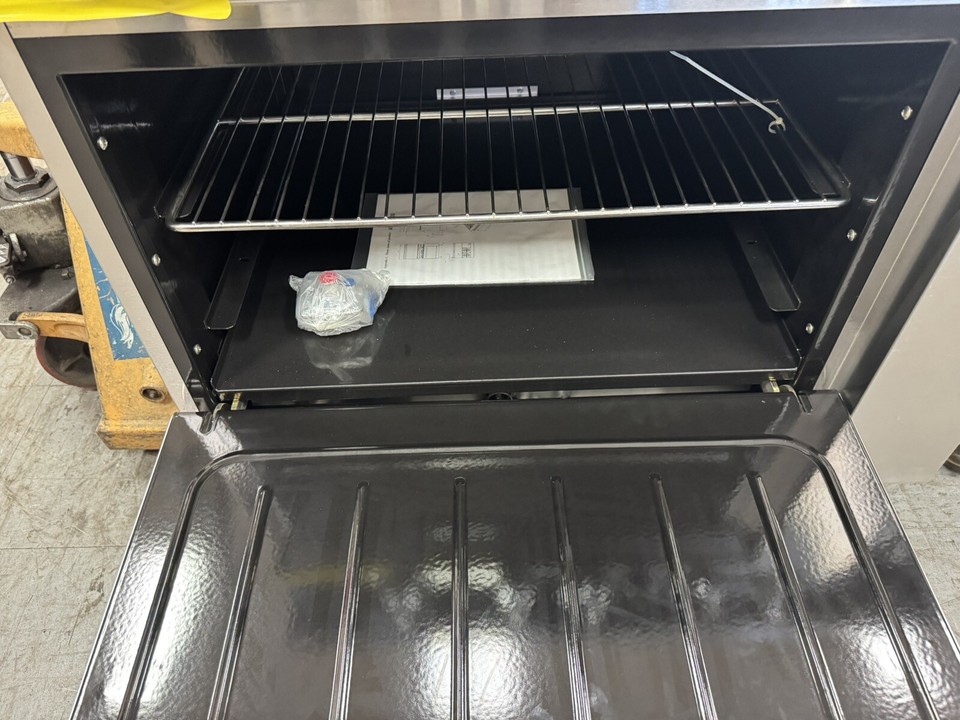 S &D Cookrite Oven With 4 Burner And Griddle LP | eBay