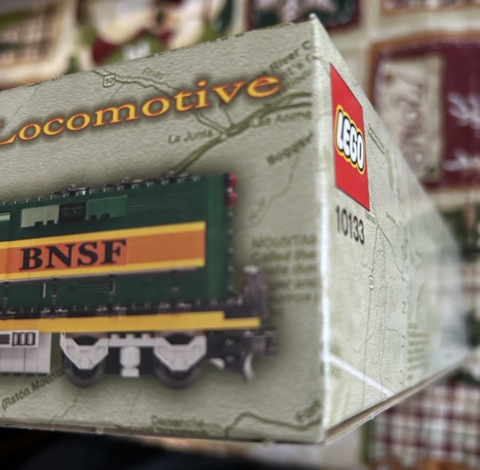 LEGO Trains: Burlington Northern Santa Fe (BNSF) GP-38 Locomotive ...