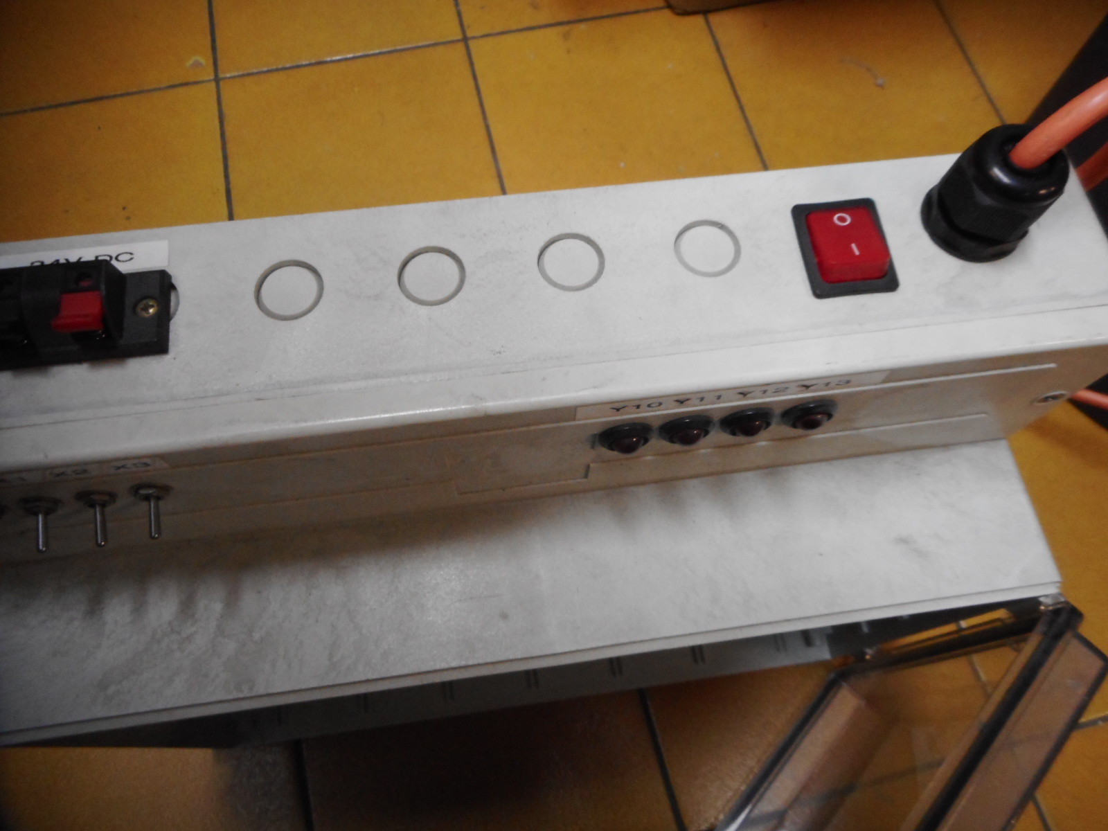 NHP MICROLINK PLC TRAINER -- 8 Inputs 4 outputs DH485 + Power Supply ...