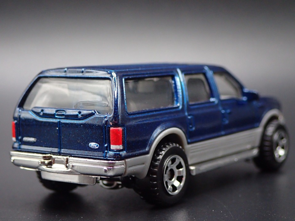 2000-2005 FORD EXCURSION SUV 1/64 SCALE COLLECTIBLE DIORAMA DIECAST ...