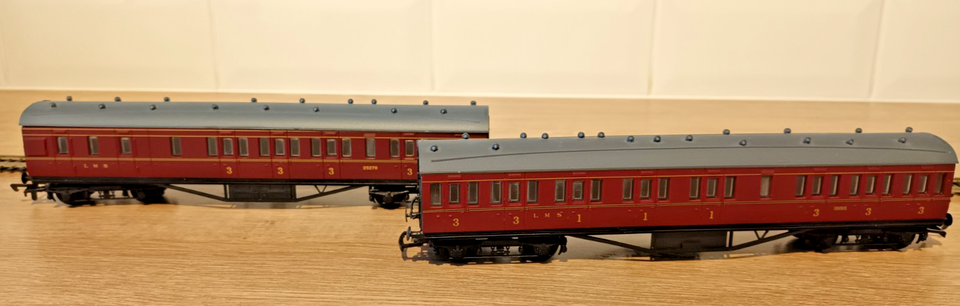 2 x OO Gauge LMS 57ft Maroon Corridor Coaches(boxed as Mainline) | eBay UK