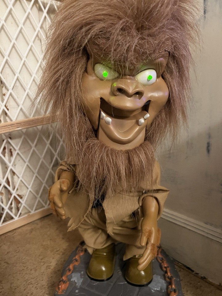 Gemmy Halloween Animated Big Head Werewolf Dancing Singing Wolfman ...