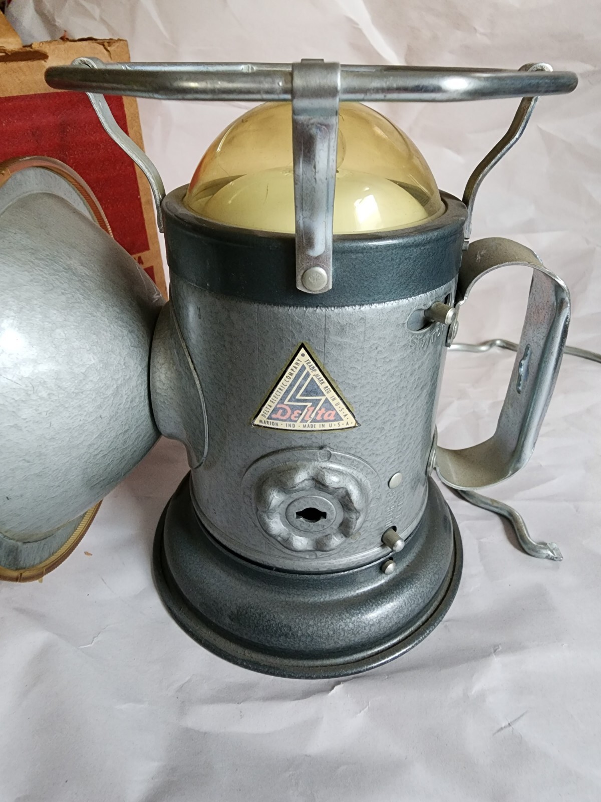 Antique Delta Powerlite battery powered lantern | eBay