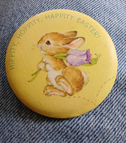 Vintage 1981 Hallmark Button Pin Bunny Rabbit "HIPPITY HOPPITY HAPPITY ...