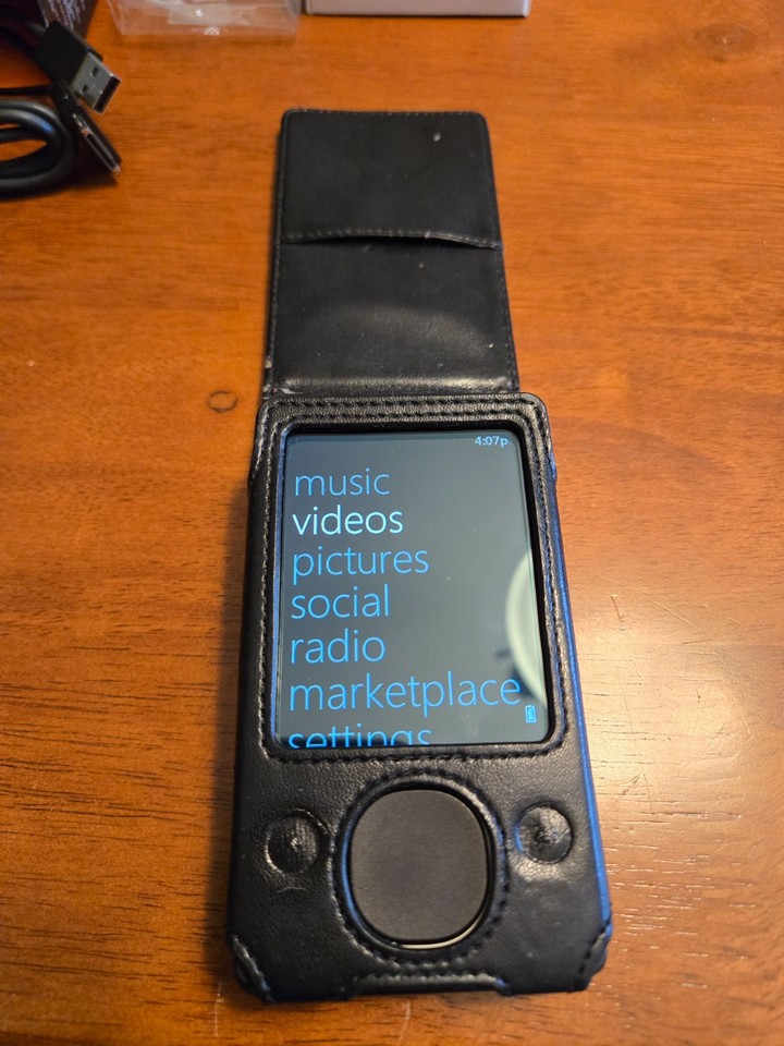 MICROSOFT ZUNE BLACK 80GB...NEW BATTERY... case bundle | eBay