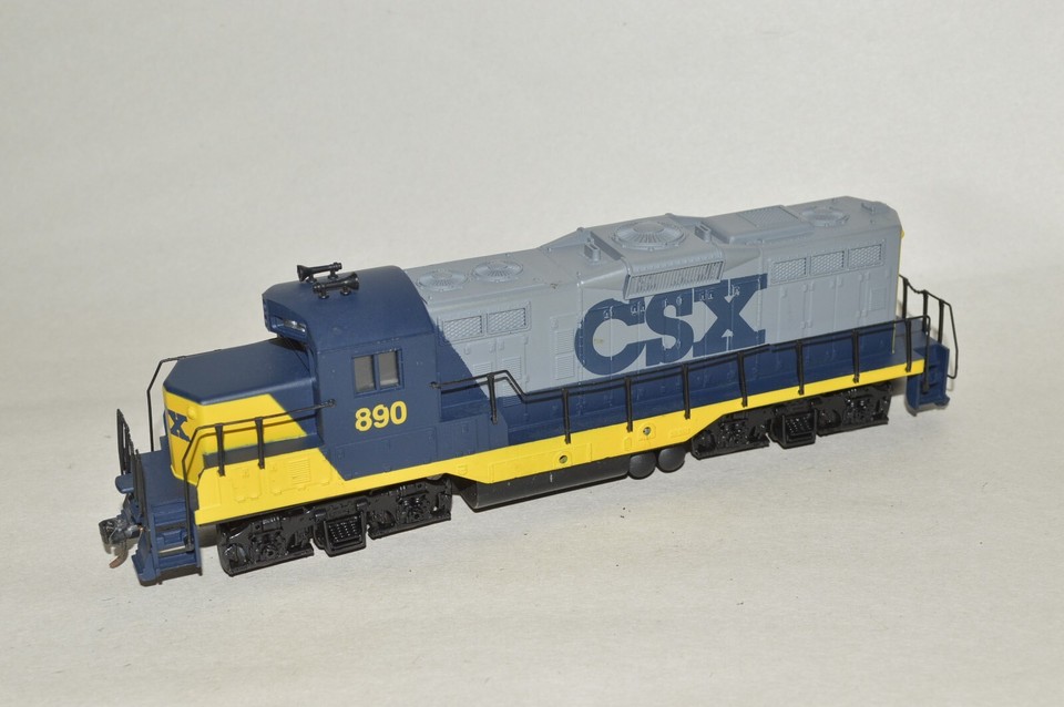 HO scale locomotive Walthers Trainline CSX Transportation RR EMD GP9m ...