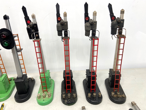 Lot 13 Piece-Postwar Lionel Block Signal -153 and Semaphores 153-3 O ...