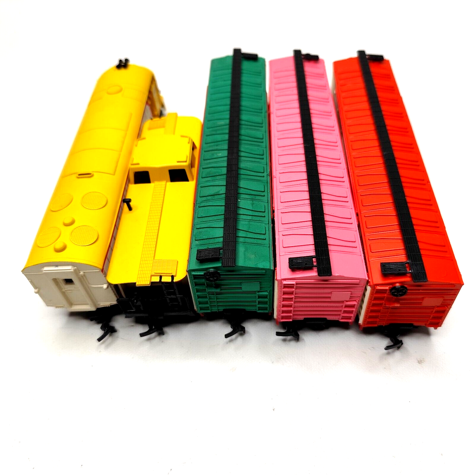 HO IHC Corkey's No. 401 Train Set w/ Locomotive Three Cars and Caboose ...