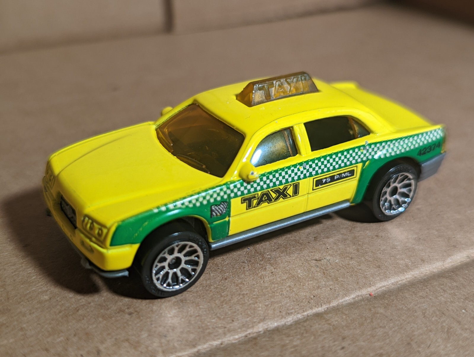 Matchbox Taxi Cab 42374 Yellow Green 2002 Mattel Inc Die Cast Toy Car ...
