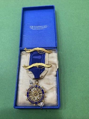 DAR Daughters of the American Revolution Medal w/ Ribbon 14k Gold Pin ...