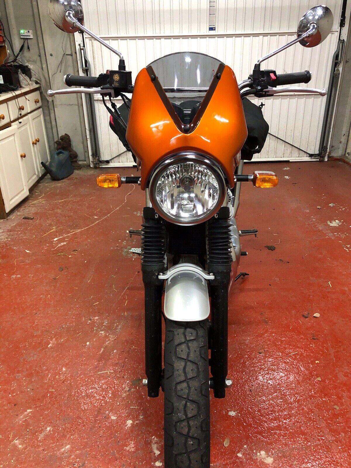 Pyramid Fly Screen Ravishing Red Scheme Royal Enfield Interceptor 650 ...