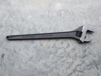 Pipe Wrenches - 24 Inch