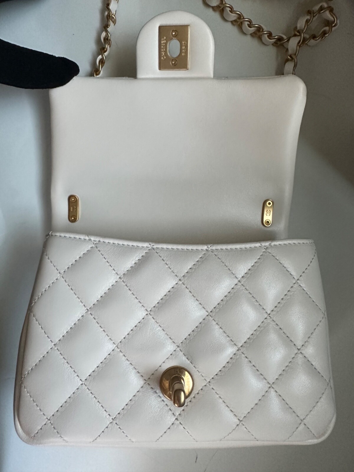 New 24P CHANEL White Leather Mini Small Classic Flap Bag Gold Pearls ...