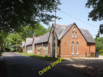 Photo 12x8 Clarks Hill Dippenhall Interesting old farm building of ...