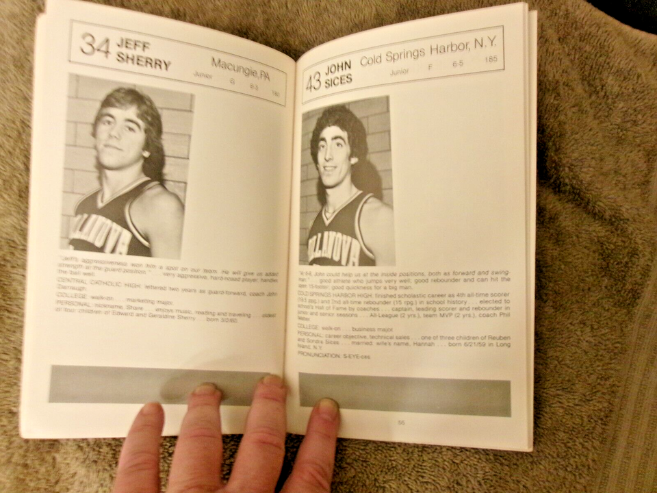 1980-81 VILLANOVA BASKETBALL MEDIA GUIDE Yearbook 1981 JOHN PINONE ...