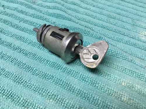 2 keys oem 1971 only VW bug genuine Ignition Switch profile M LOCK ...