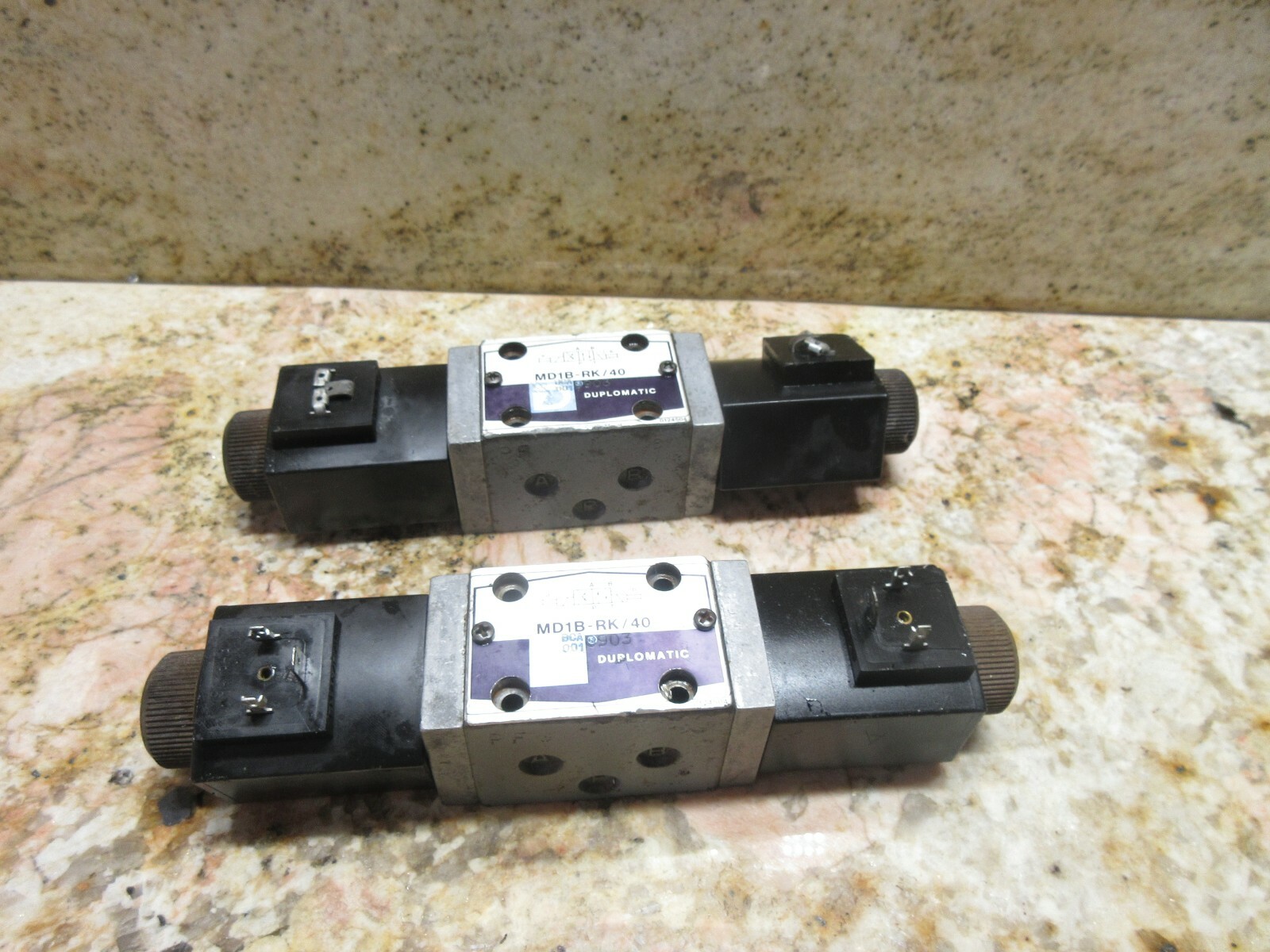 DUPLOMATIC VALVE UNIT MD1B-RK/40 8903 B0A 001 EACH 1 | eBay