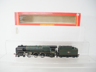 Hornby OO Gauge Steam Loco R329 BR Britannia 70004 William Shakespeare ...