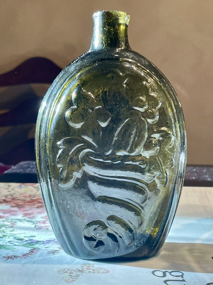 ANTIQUE CORNUCOPIA/URN WITH FRUITS OLIVE GREEN FLASK/BOTTLE 6 3/4 TALL ...