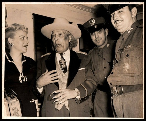 CUBA CUBAN POLICE STUDIO PORTRAIT UNIFORM BADGE VINTAGE 1950s ORIG ...