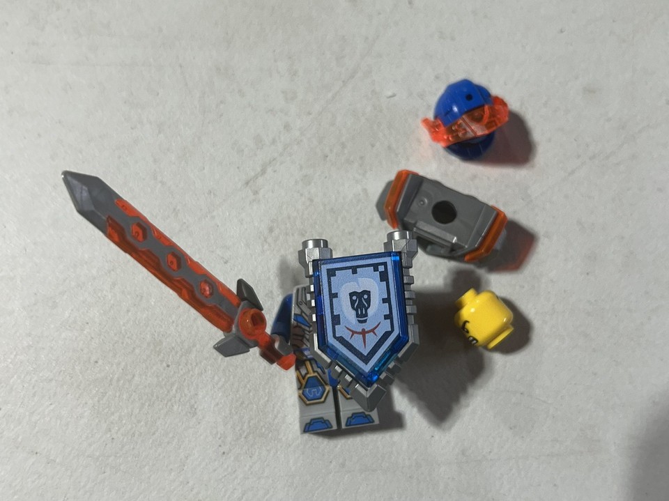 Lego Clay Trans-Neon Orange Visor Nexo Knights Minifigure with shield ...